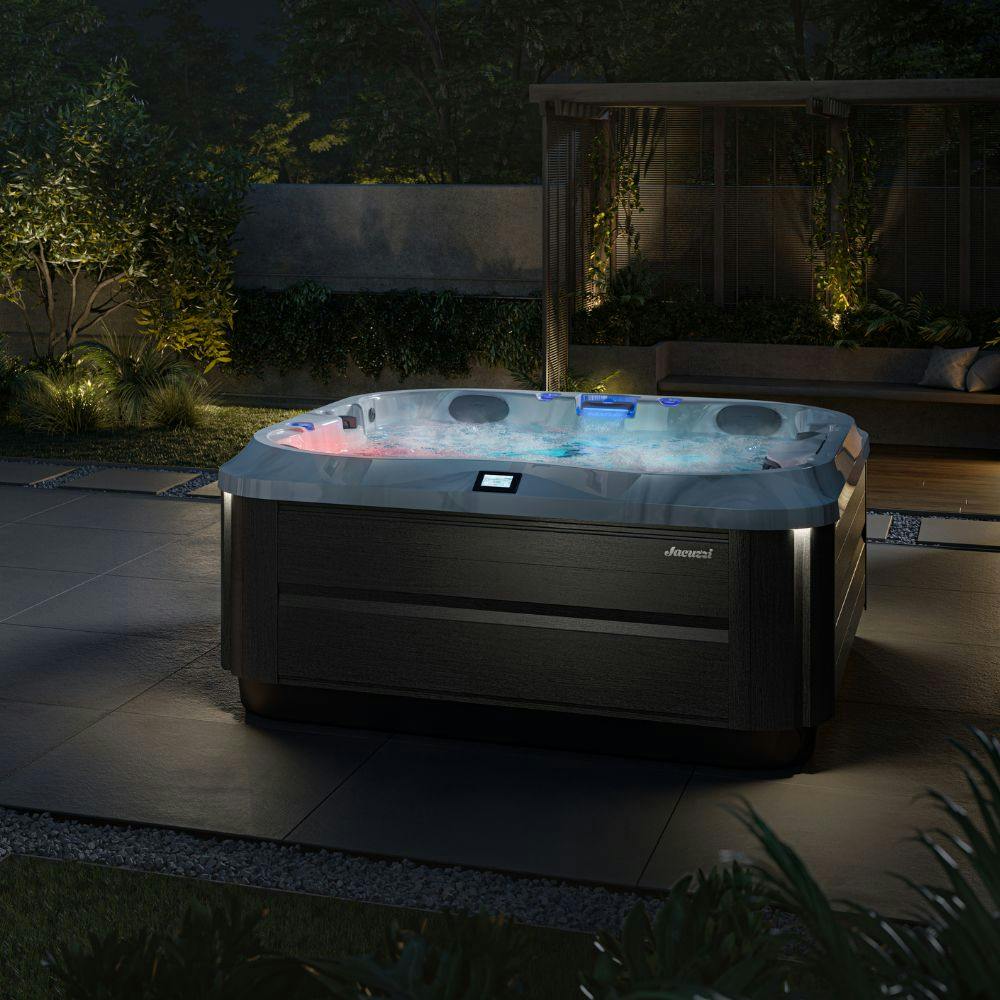J-332™ | Jacuzzi® Outdoor Hot Tub with Double Lounge | Jacuzzi® EMEA